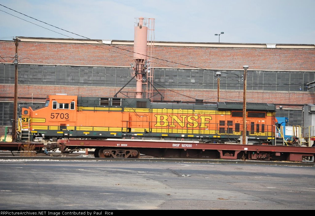 BNSF 5703